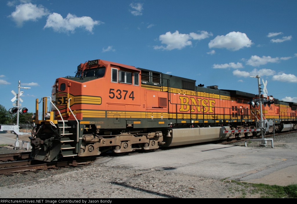 BNSF 5374